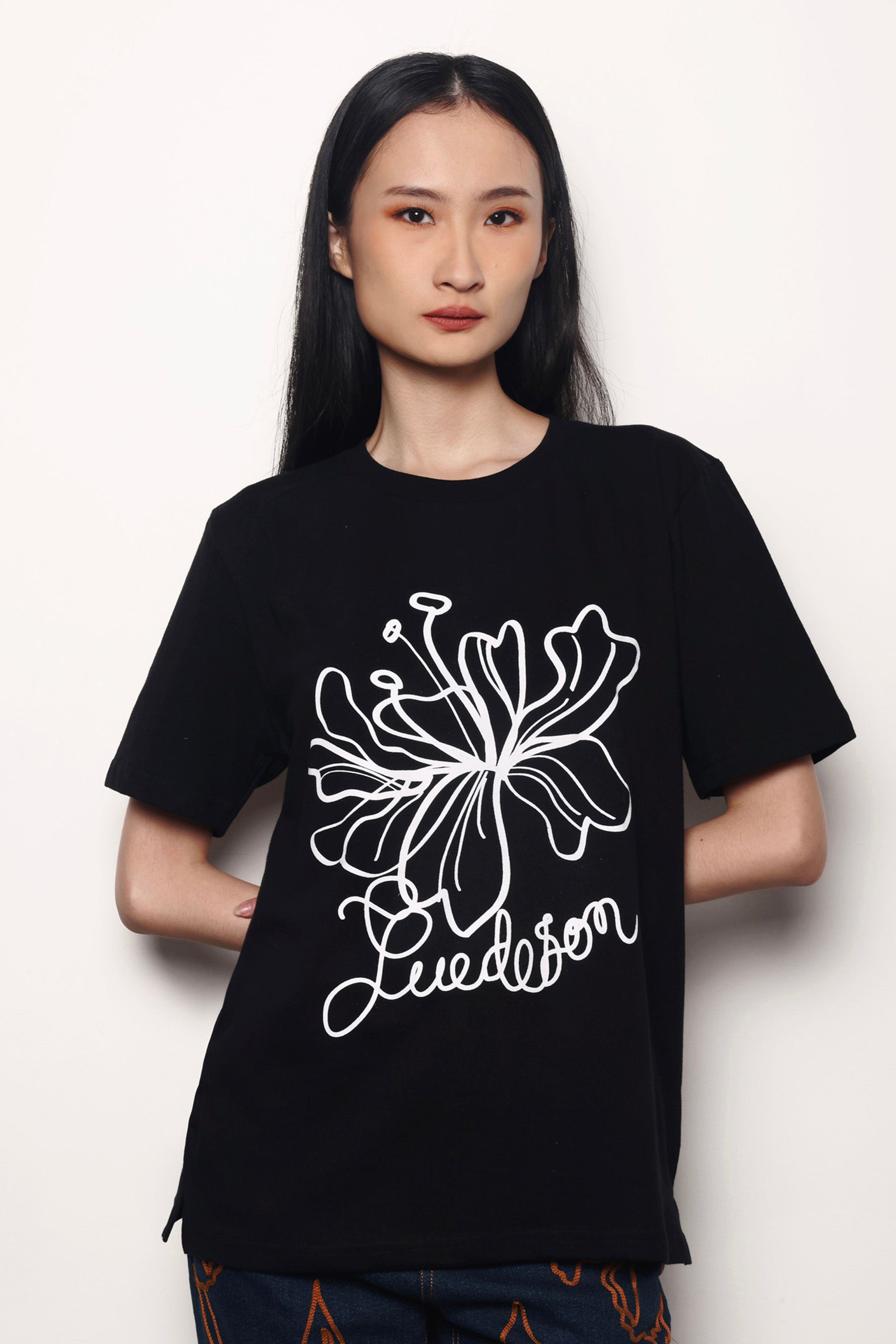 Clement T-Shirt Black – Suedeson